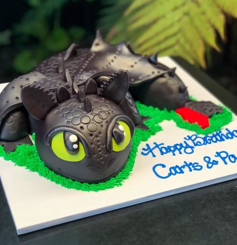 Toothless - Kidd's Cakes & Bakery